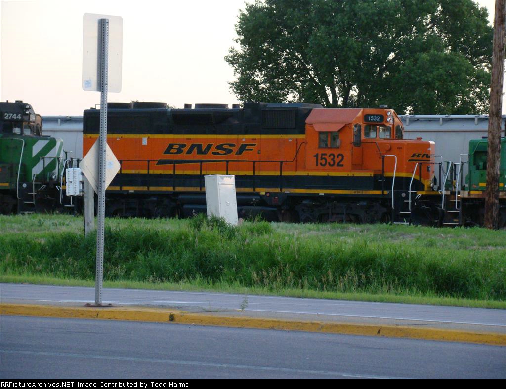 BNSF 1532